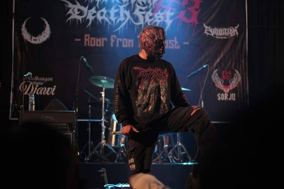 Gore Infamous Ditinggalkan Sang Monster Guttural